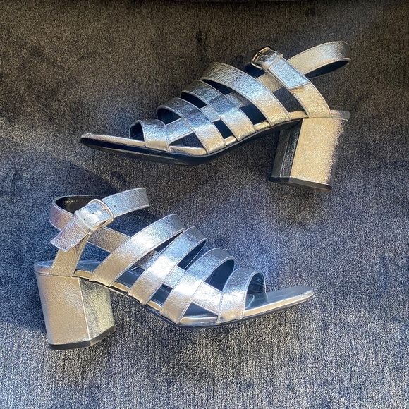 Alumnae | Shoes | Silver Crackled Leather Sandals | Poshmark